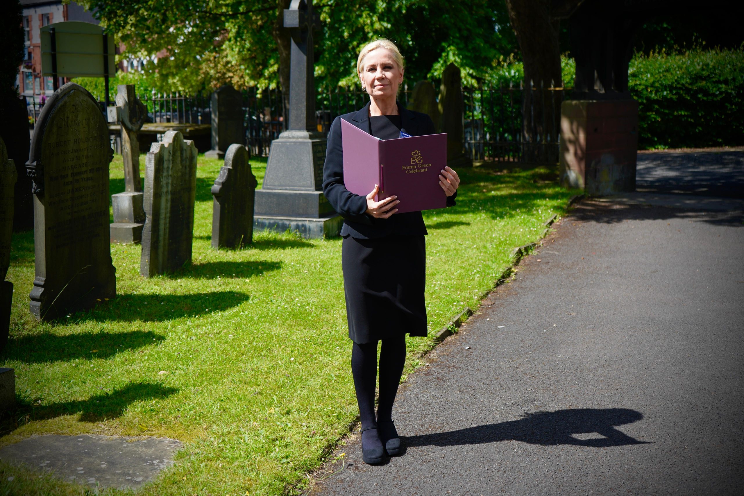 What to expect from a funeral celebrant - Emma Green Celebrant